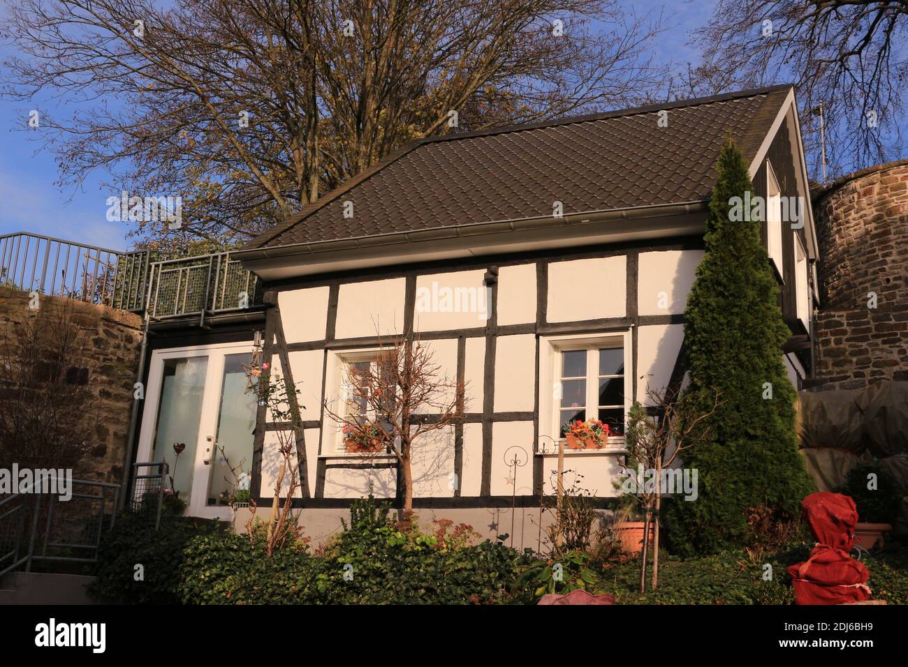 Impressionen aus der Historischen Altstadt von Gräfrath, einem ...