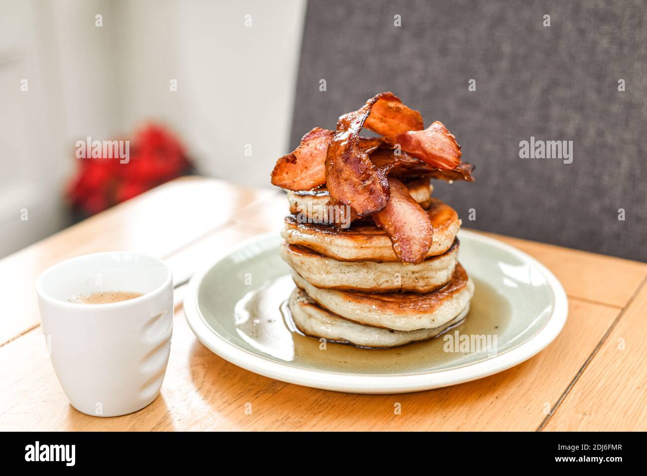 American pancake stack bacon hi-res stock photography and images - Alamy
