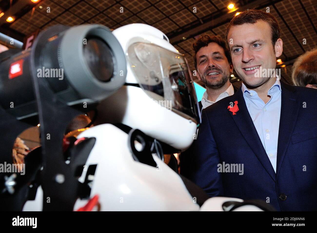 Emmanuel Macron visite le Salon Viva Technology au Salon des ...