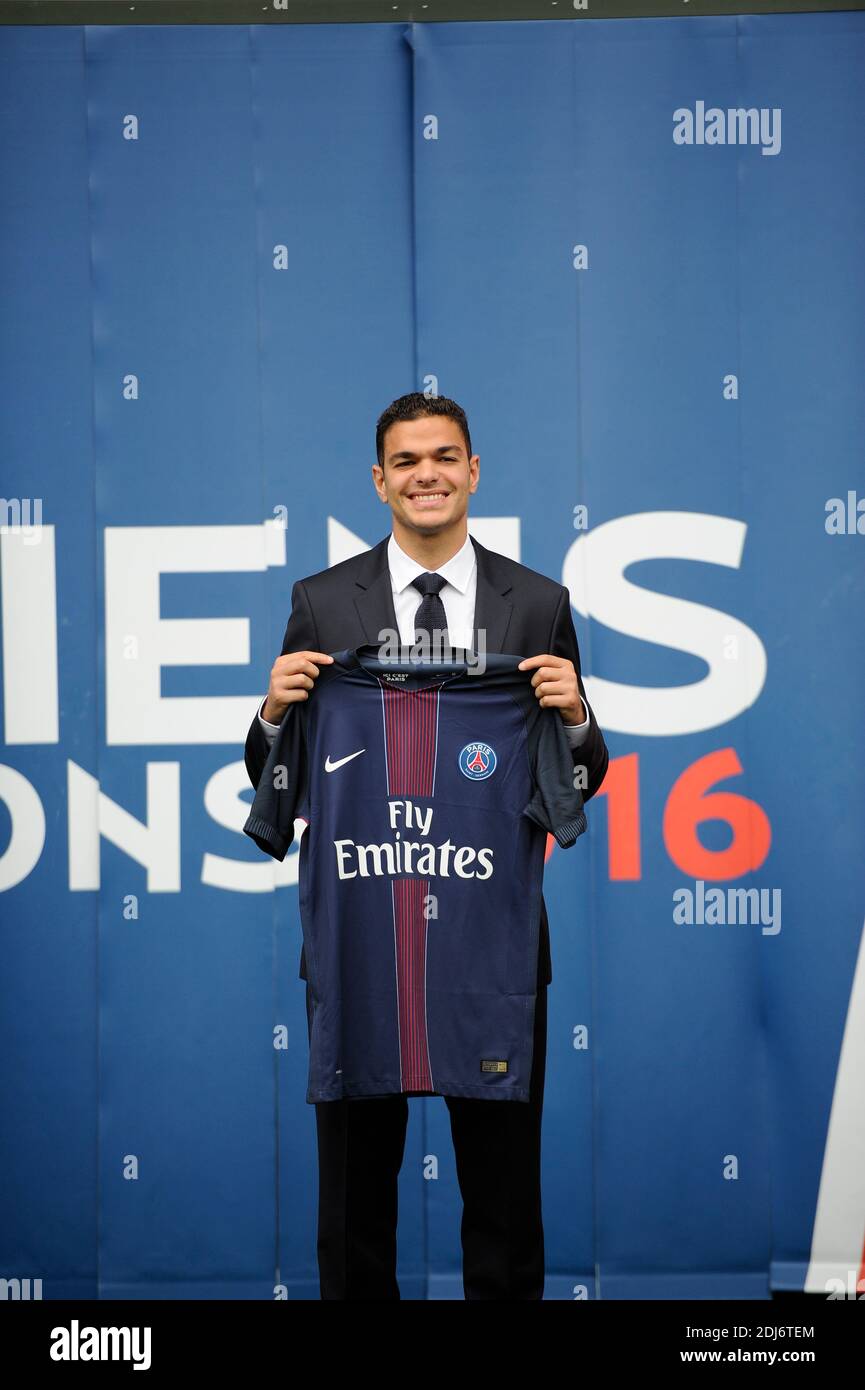 Nasser Al Khelaifi and Hatem Ben Arfa, new player of Paris Saint ...