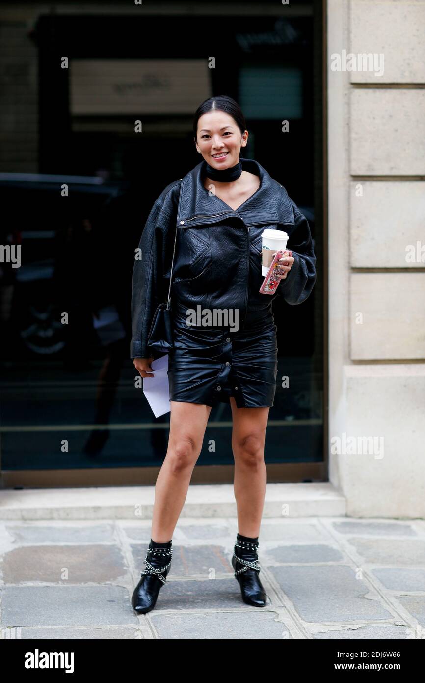 Street style, Tina Leung arriving at Alberta Ferretti Fall-Winter 2016 ...