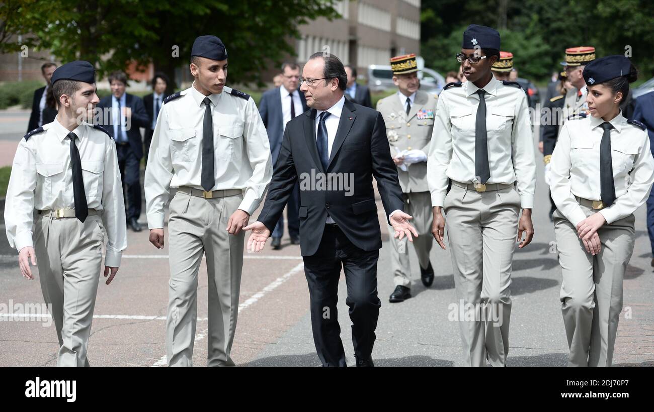 Voluntary general military service hi-res stock photography and images ...