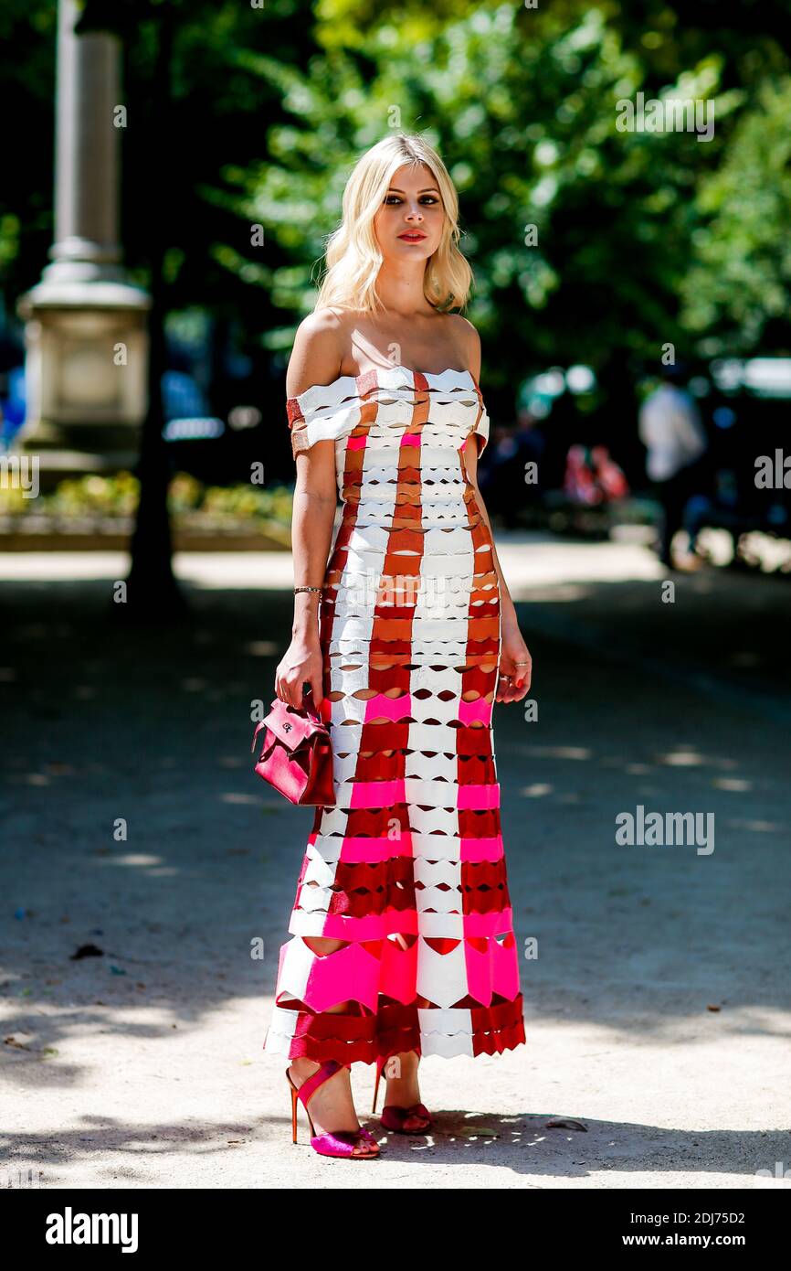 Street style, Lala Rudge arriving at Jean Paul Gaultier Fall-Winter ...