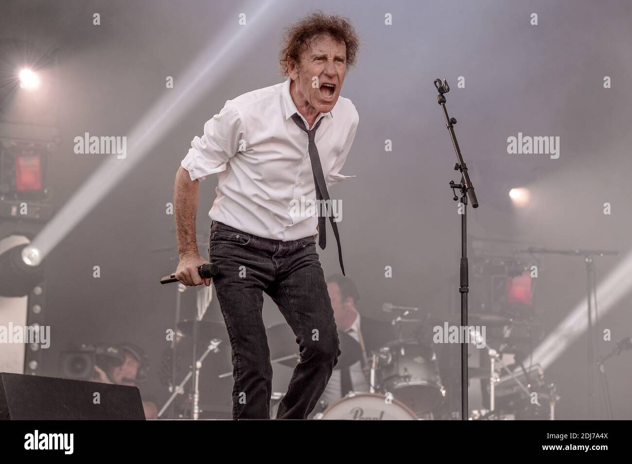 Alain Souchon performing live in concert at Festival Les Vieilles ...
