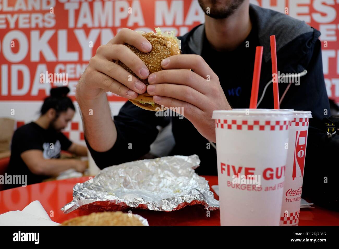 The first Five Guys burger restaurant has opened in Paris at Bercy ...
