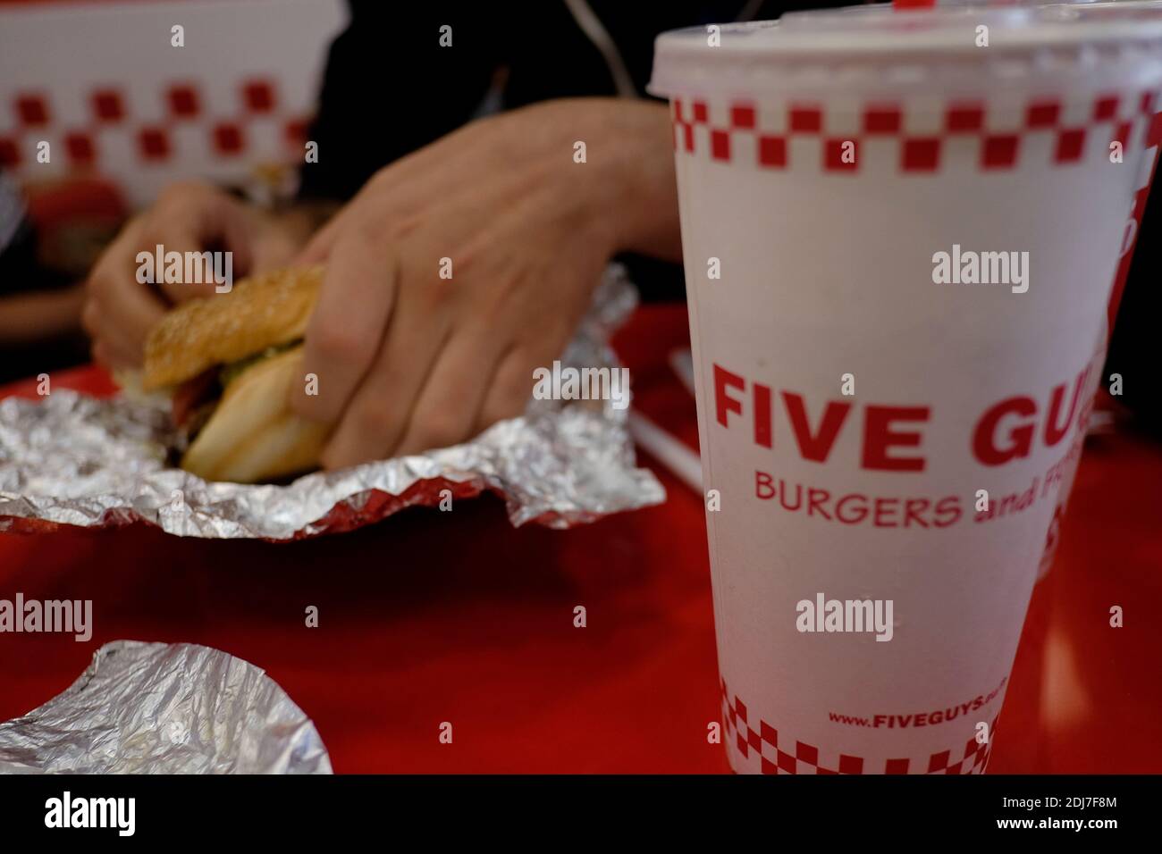 The first Five Guys burger restaurant has opened in Paris at Bercy ...