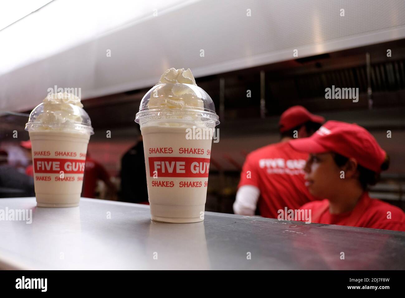 The first Five Guys burger restaurant has opened in Paris at Bercy ...