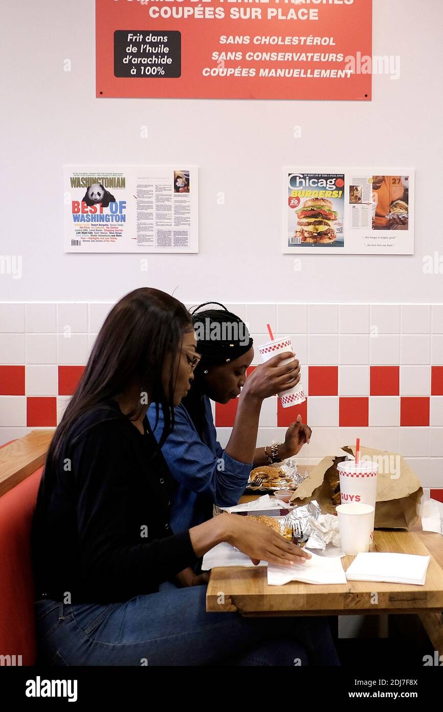 The first Five Guys burger restaurant has opened in Paris at Bercy ...