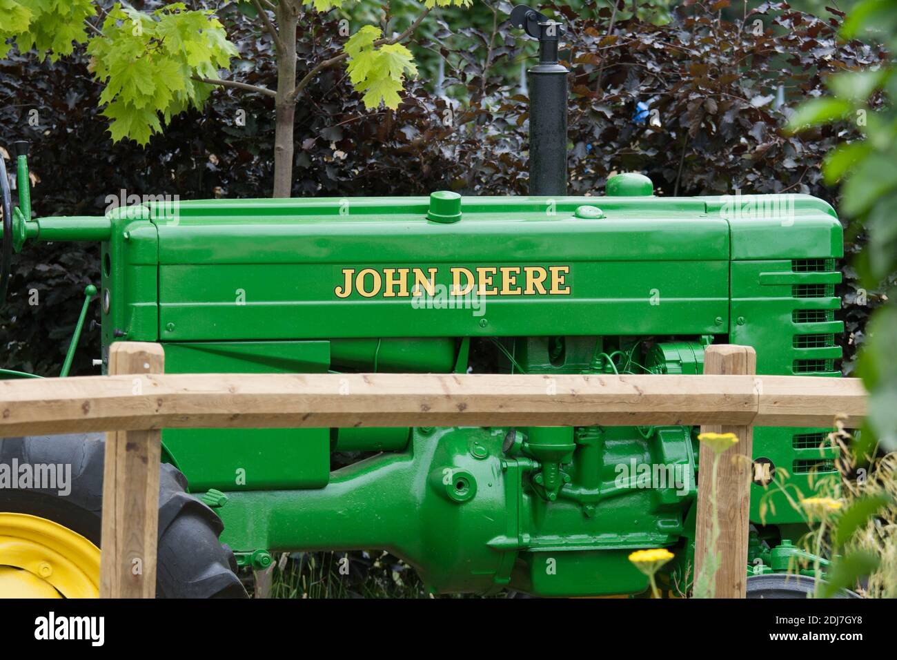 A restored vintage John Deere tractor Stock Photo - Alamy