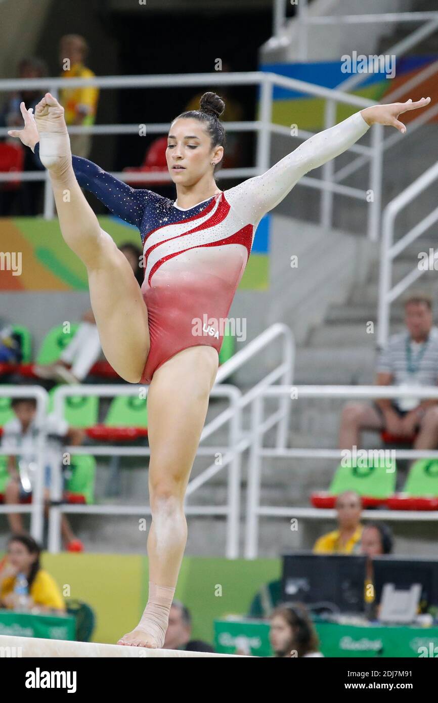 Usas Alexandra Raisman Of The Us Women Gymnastics Team Who Won The