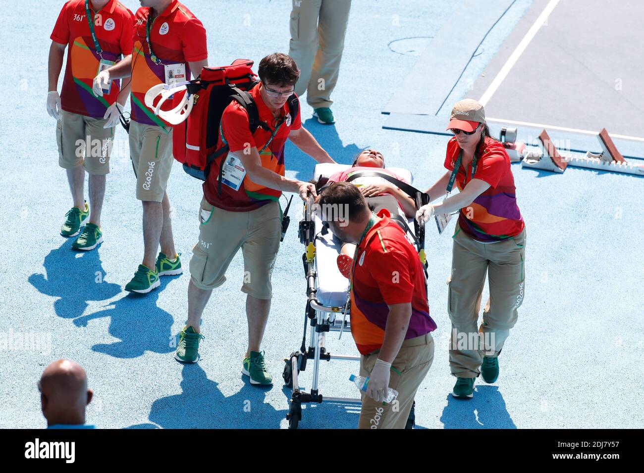 Egypt's Fatma El Sharnouby collapses after running in the 800m women first round in Olympic ...