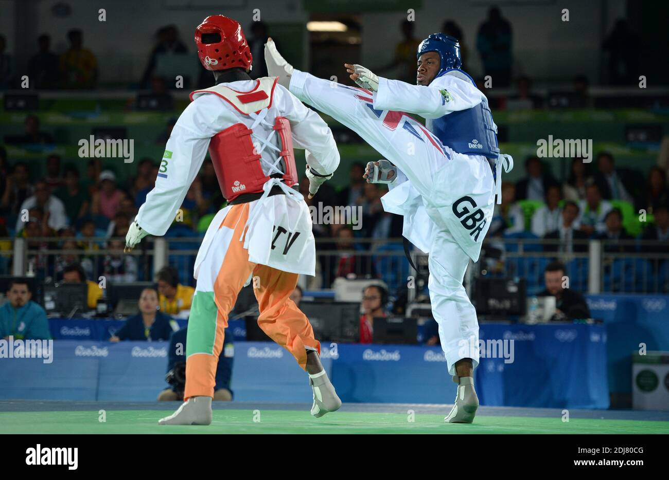 Cheick Sallah Cisse of Cote d'Ivoire defeats Lutalo Muhammad of Great ...