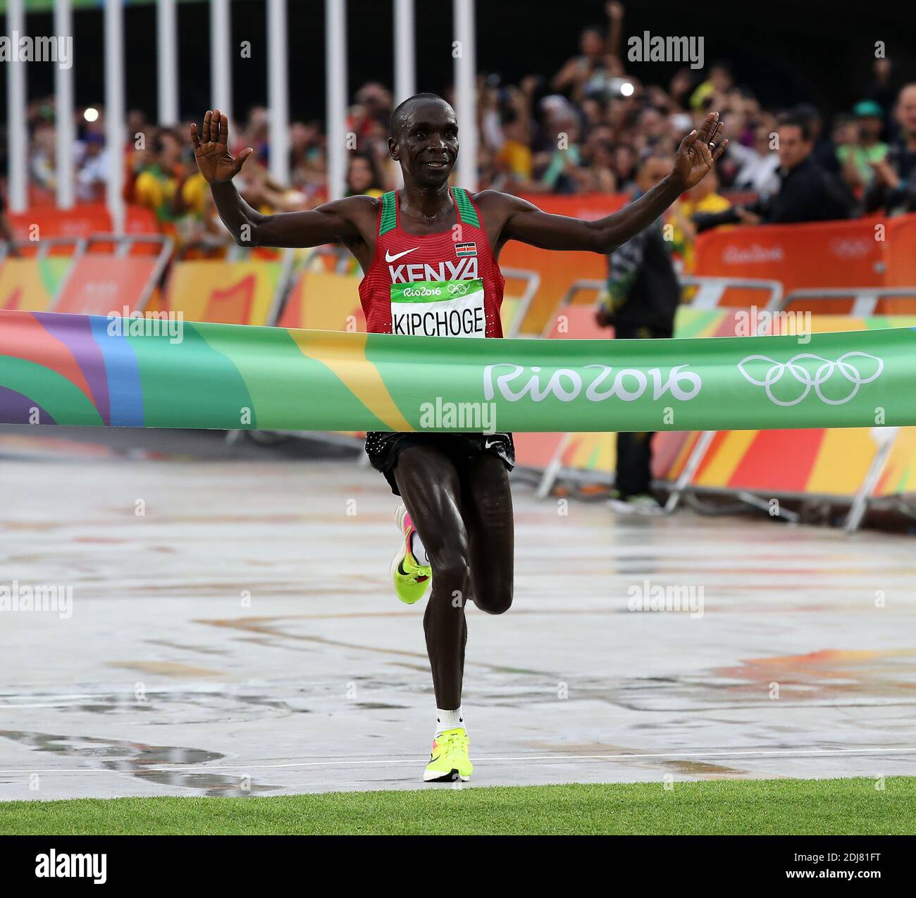 Kenya's Eliud Kipchoge wins the Men's Marathon at the Sambodromo on the ...