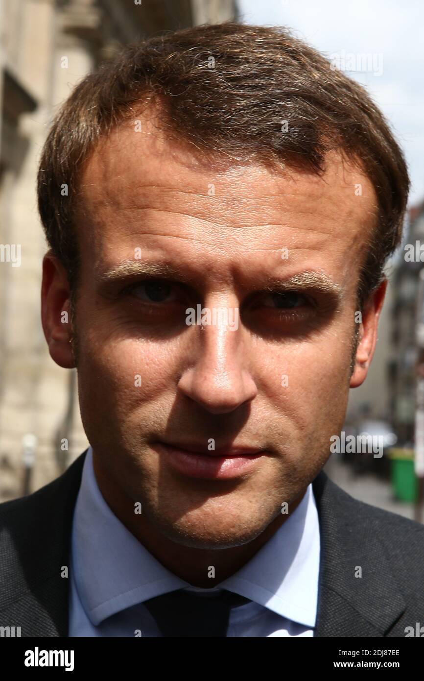 Emmanuel Macron visits Academic Institute For Deaf And Hearing Impaired ...