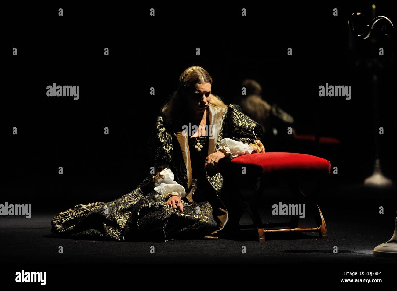 Coralie Audret pendant le filage de la piece 'La Louve' de Daniel Colas ...