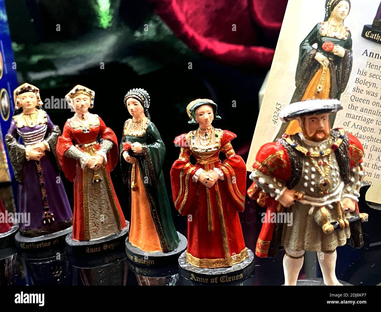 Vintage figurines of English royalty Stock Photo - Alamy