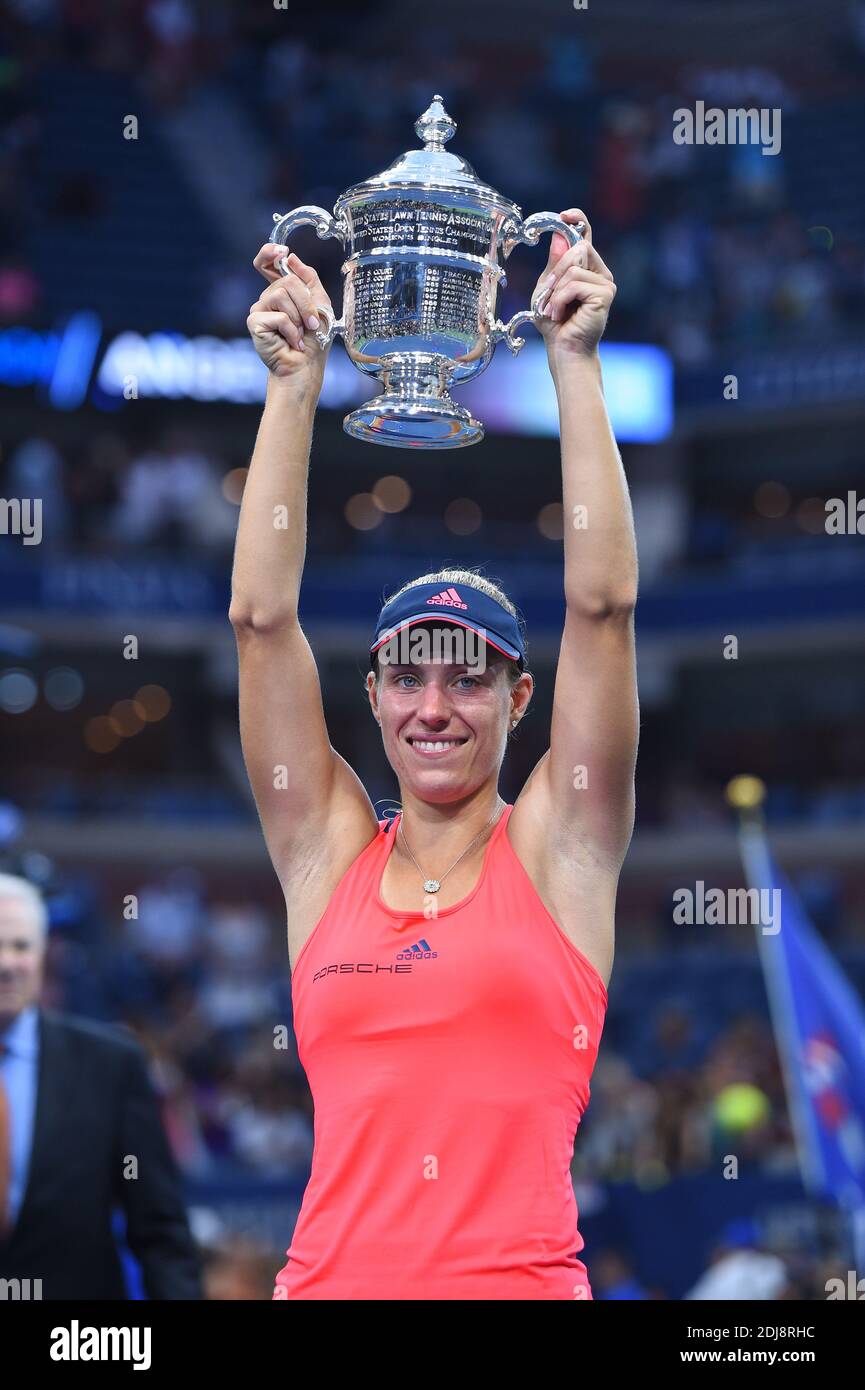 Angelique Kerber Trophy High Resolution Stock Photography and Images ...