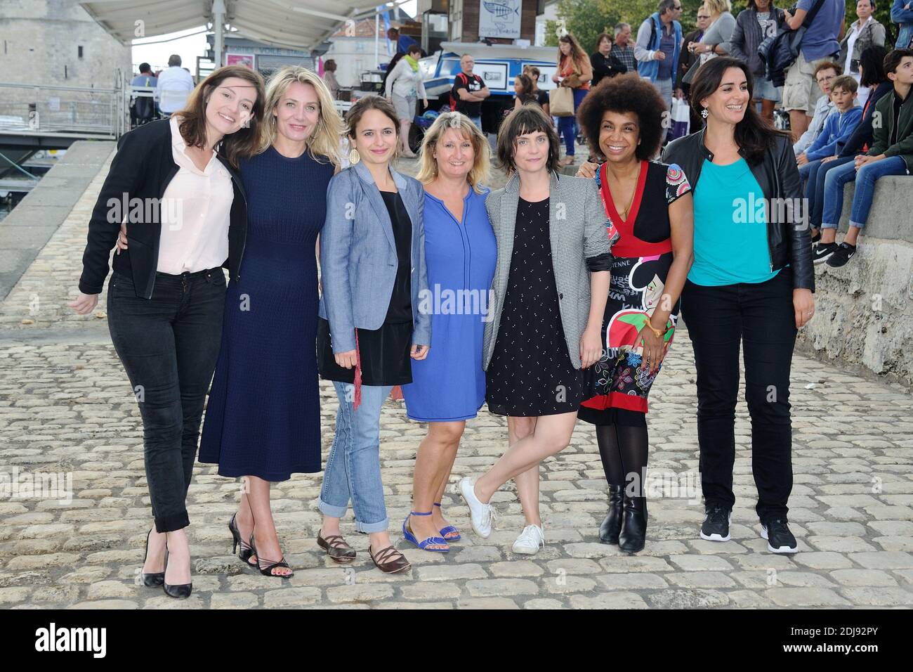 Ariane Zantain, Jeanne Rosa et l'equipe du film assistent au photocall ...
