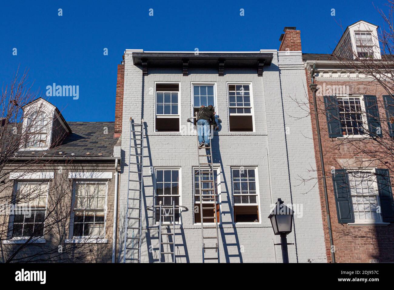 Extension ladder hi-res stock photography and images - Alamy