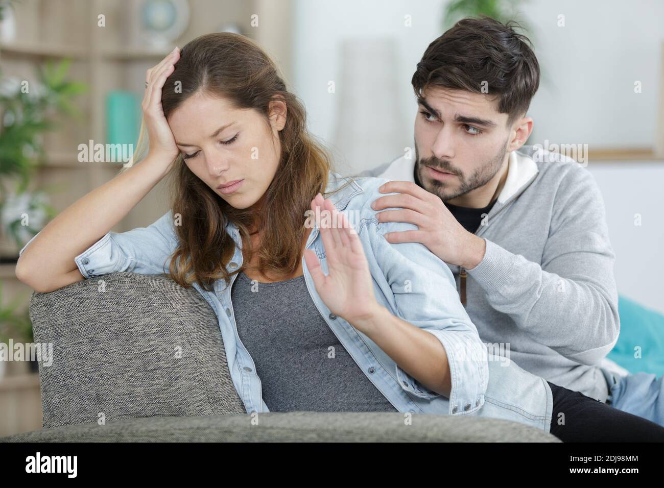 Two friends and arguing and 30s hi-res stock photography and images - Alamy