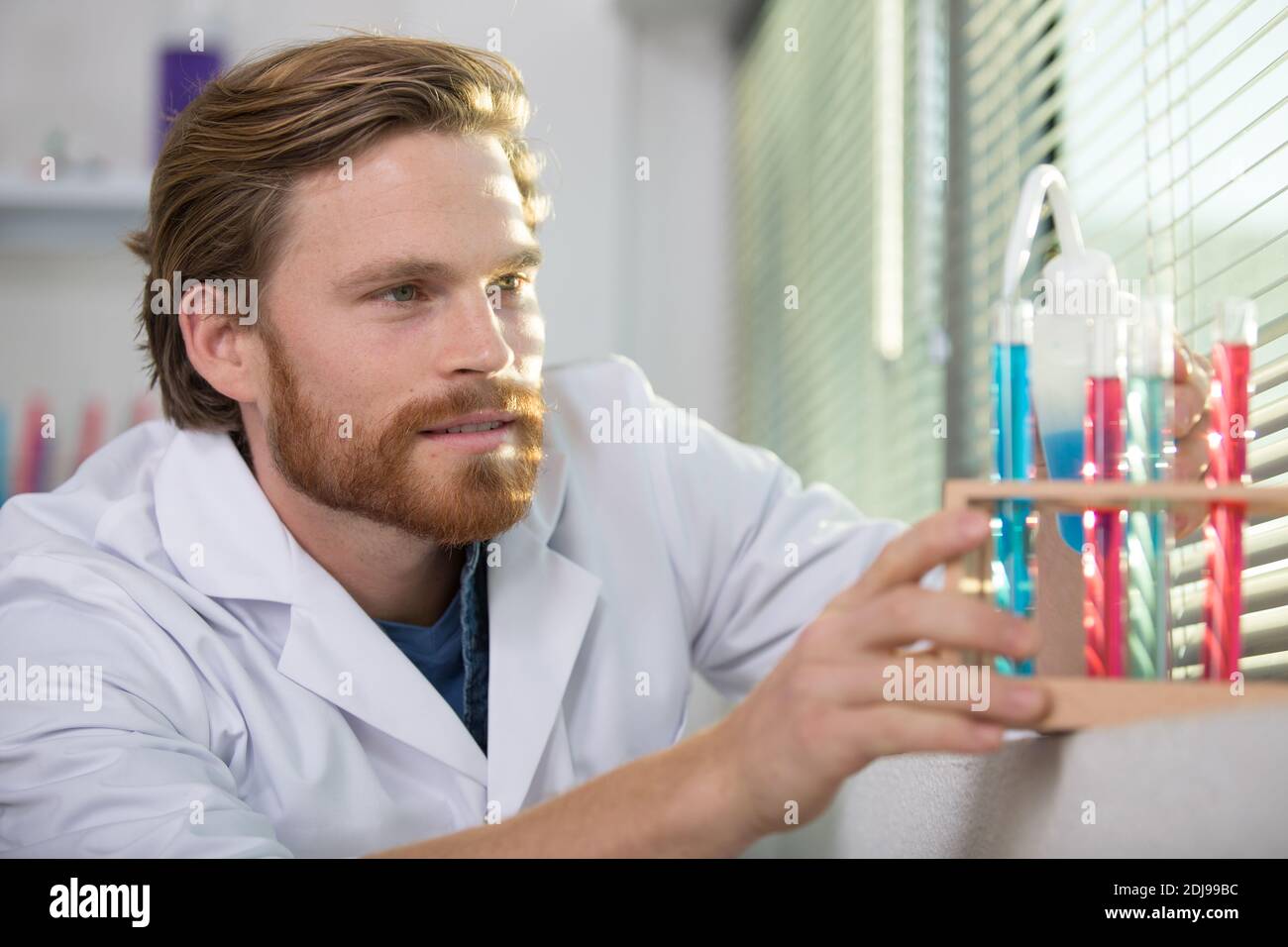Cleaning microscope hi-res stock photography and images - Alamy