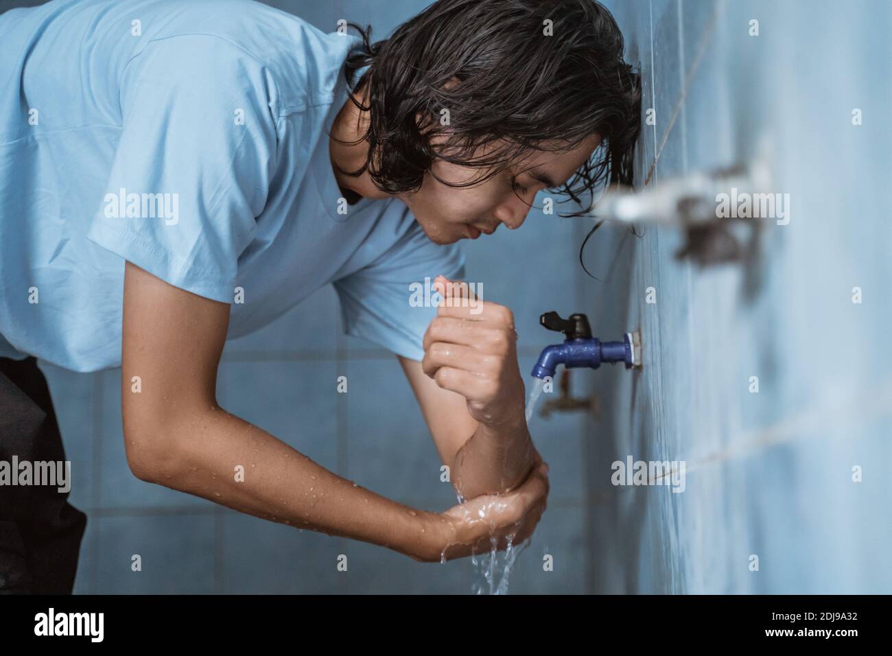 Washing Before Prayer High Resolution Stock Photography and Images - Alamy