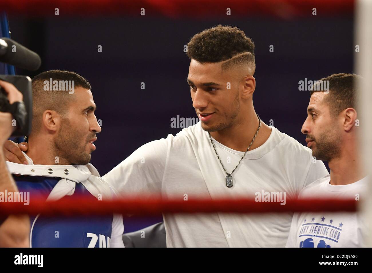 Olympic gold medallist boxer hi-res stock photography and images - Alamy