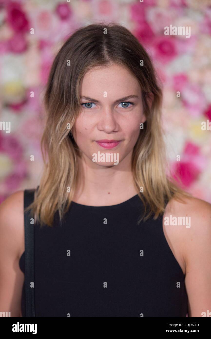 MARGOT BANCILHON - PREMIERE DU FILM 'BRIDGET JONES BABY' AU GRAND REX A ...