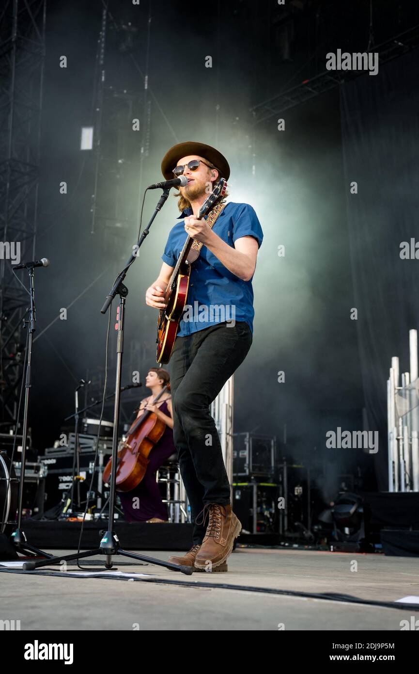 Wesley Schultz, Jeremiah Fraites, Neyla Pekarek of Lumineers perform in ...