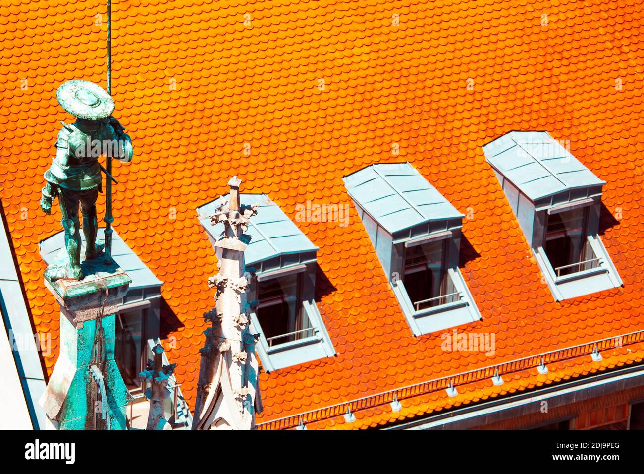 Statue situated on top hi-res stock photography and images - Alamy