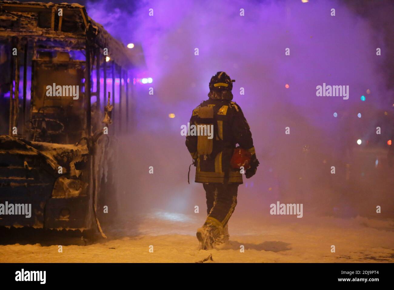 Fireman bus hi-res stock photography and images - Alamy
