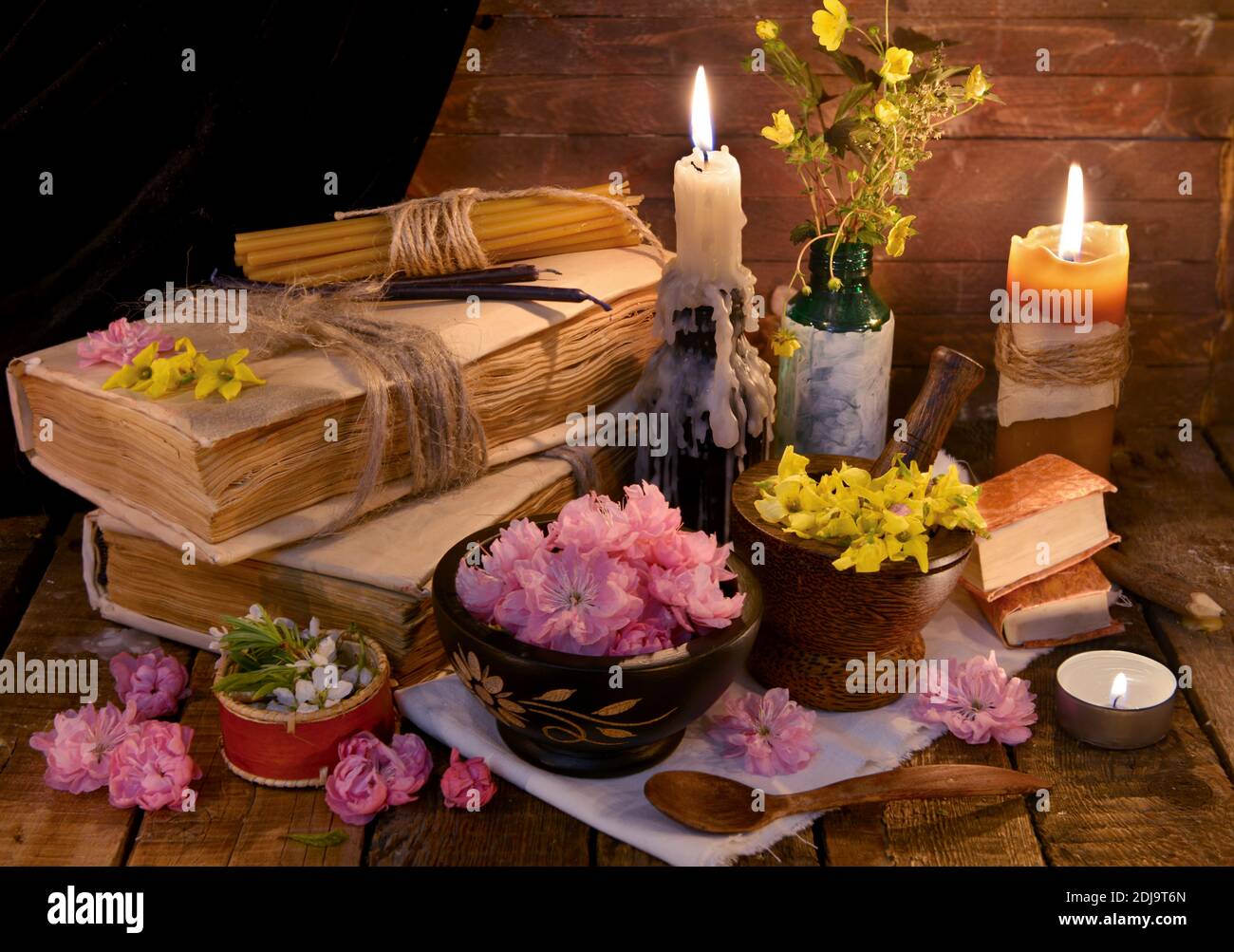 Magic ritual. Wicca, esoteric and occult background with vintage witch ...