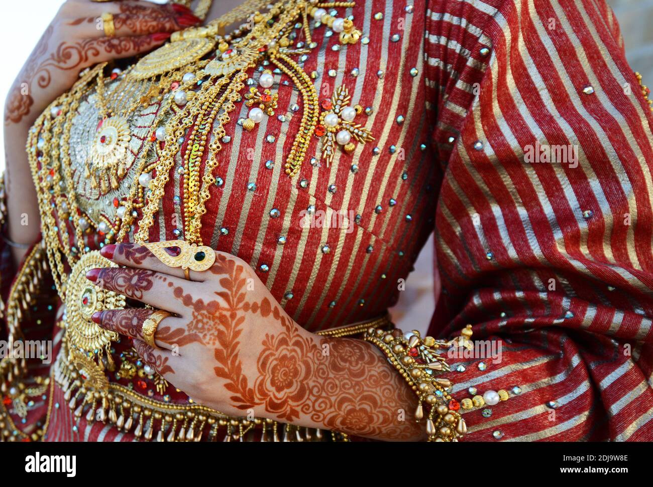 A beautiful model wearing a traditional Omani dress Stock Photo - Alamy