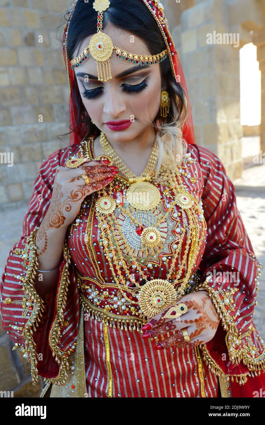 A beautiful model wearing a traditional Omani dress Stock Photo - Alamy