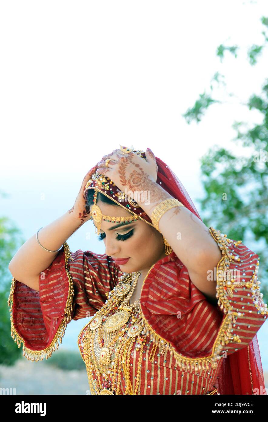 A beautiful model wearing a traditional Omani dress Stock Photo - Alamy