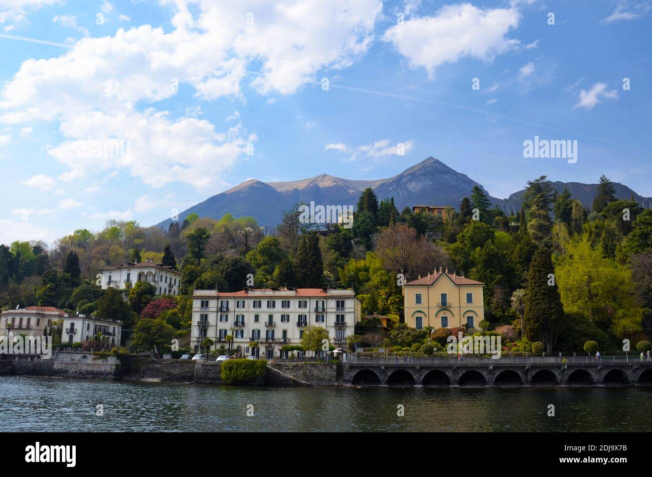 buildings on the shore of lake como italy Stock Photo - Alamy