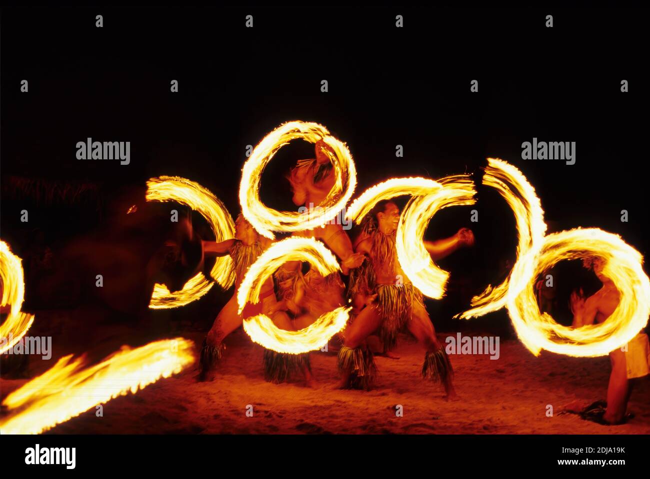 French polynesia dance hi-res stock photography and images - Alamy