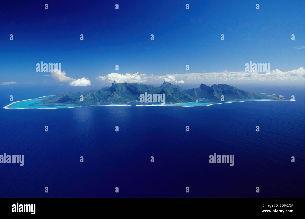Aerial lagoon moorea hi-res stock photography and images - Alamy