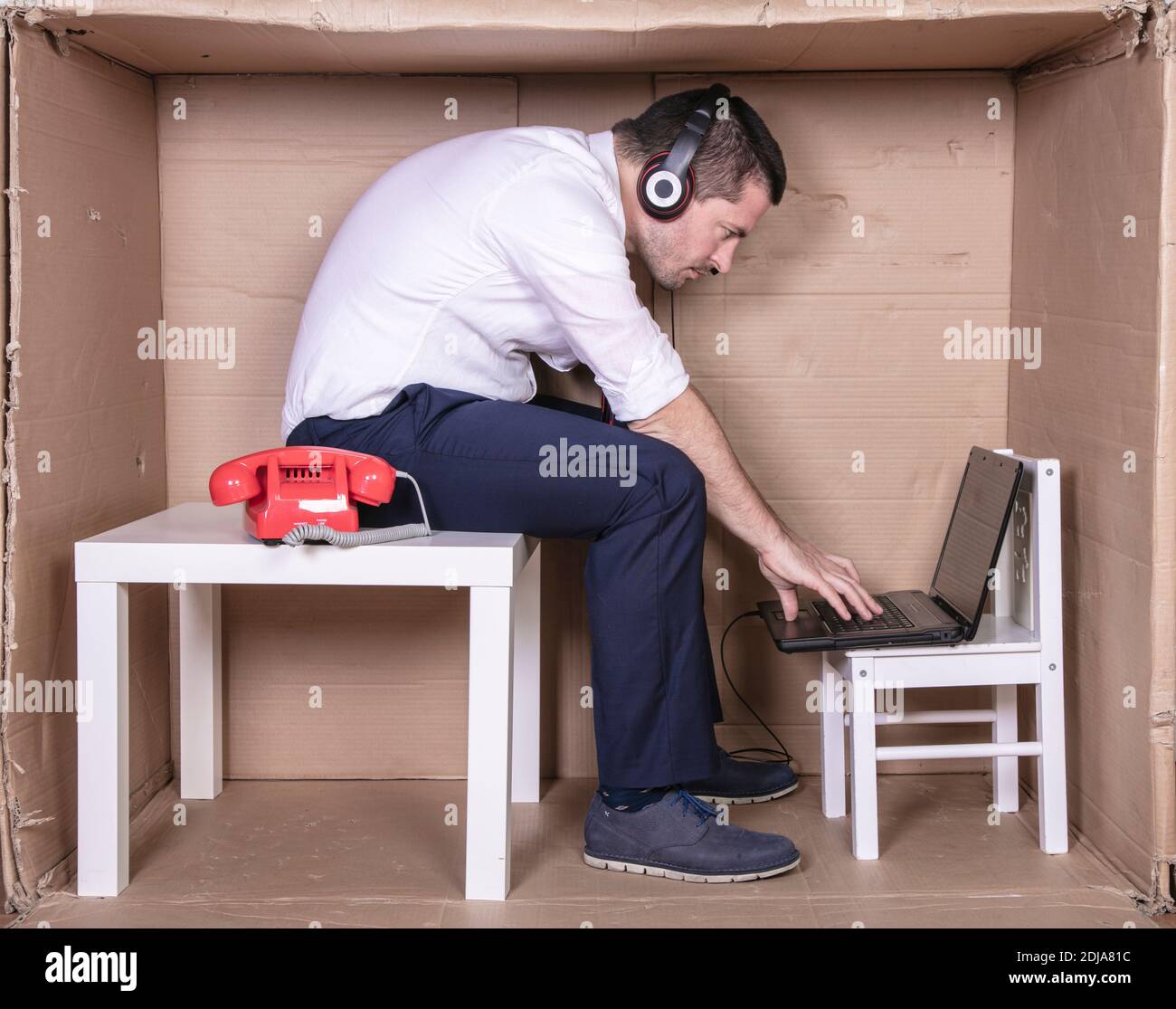 Cramped desk hi-res stock photography and images - Alamy