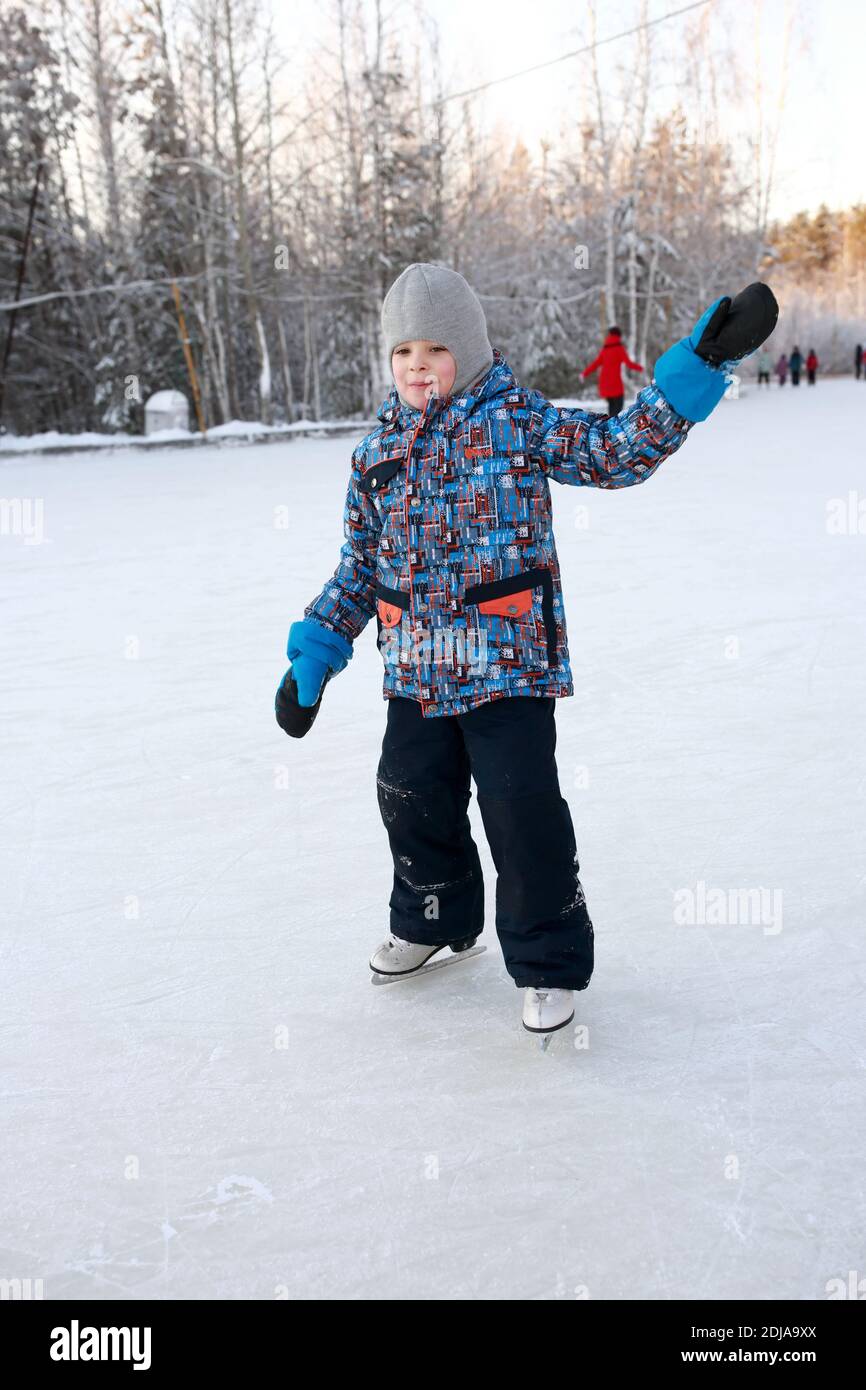 Child Figure Skating High Resolution Stock Photography and Images - Alamy