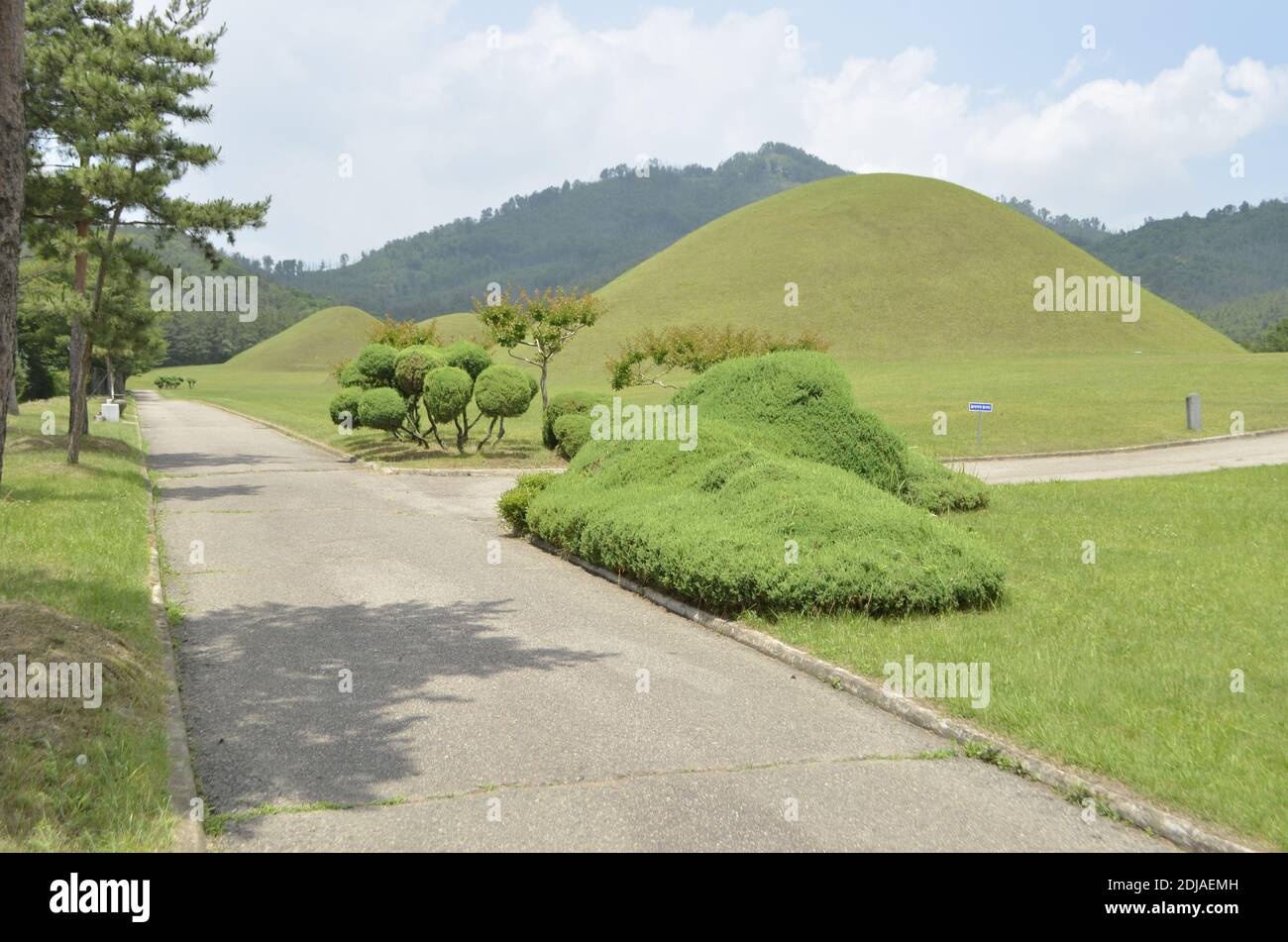 Path through the burial site of King Taejong Muyeol (Kik Chun-Chu Stock ...