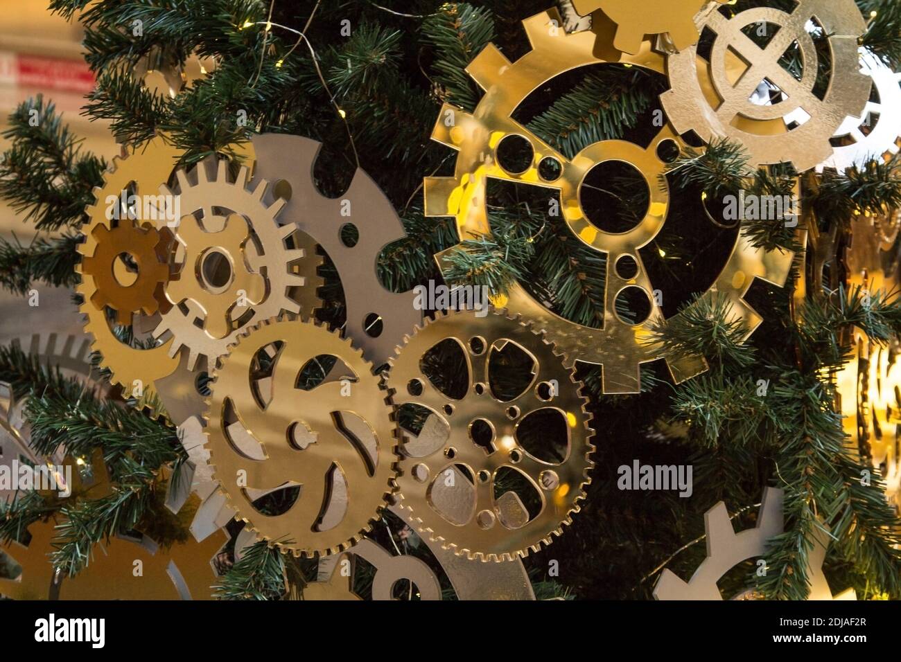 Golden gears hi-res stock photography and images - Alamy