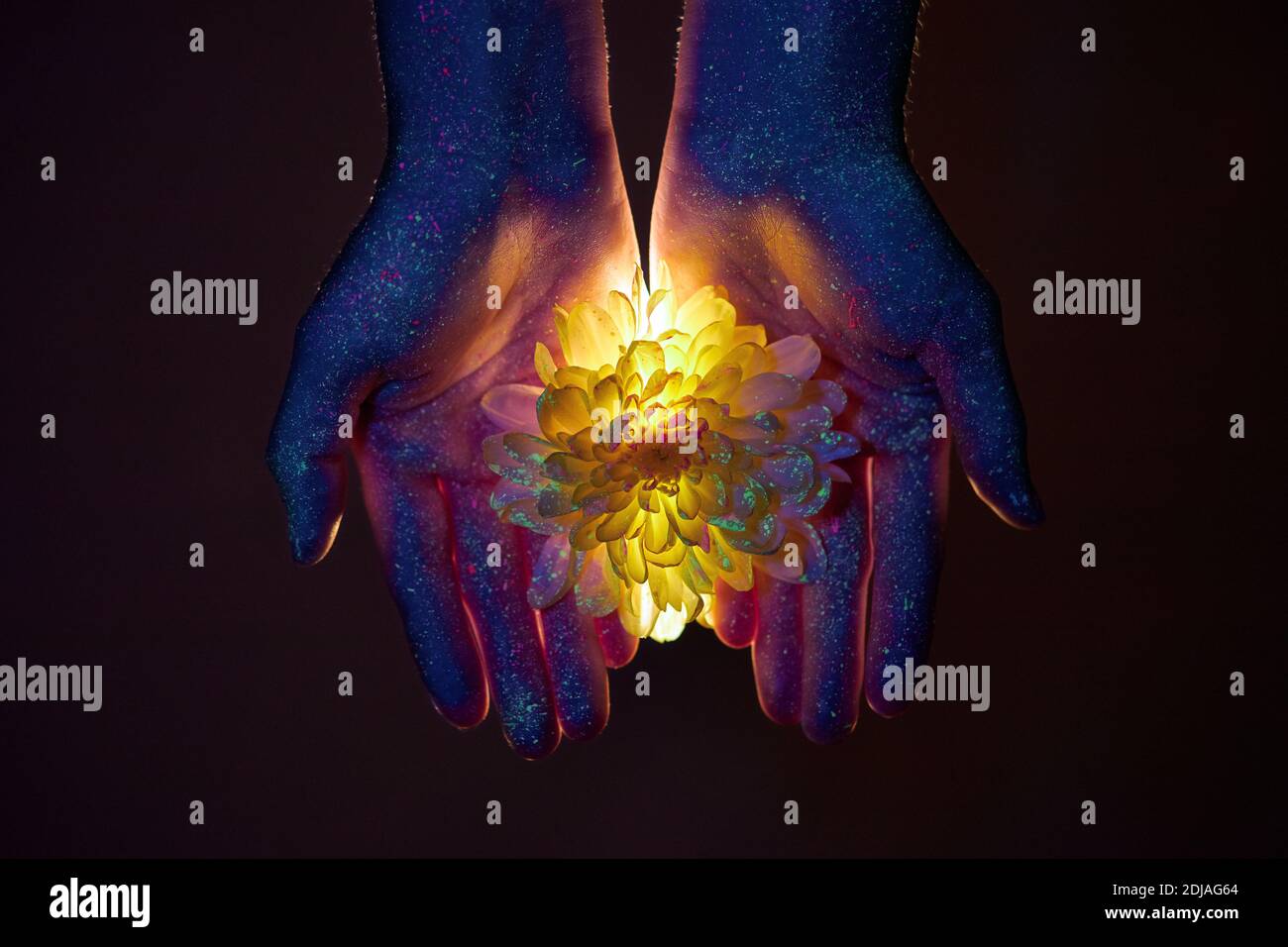 Body paint uv hi-res stock photography and images - Alamy