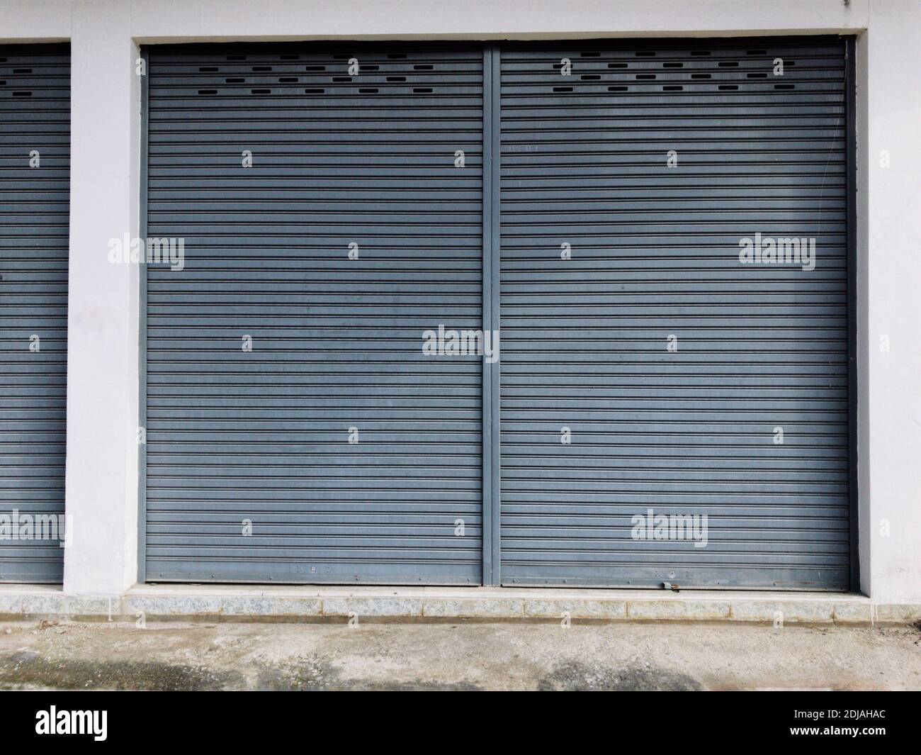 Closed shutter store architecture hi-res stock photography and images ...