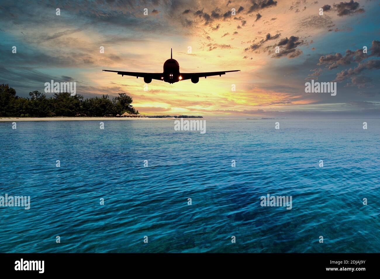 Airplane flight orange beach hi-res stock photography and images - Alamy