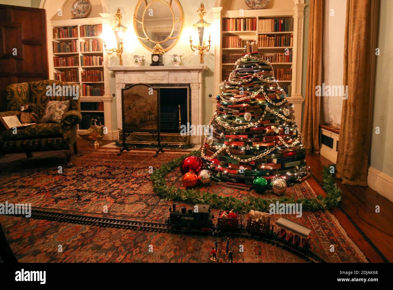 Edwardian christmas tree hi-res stock photography and images - Alamy