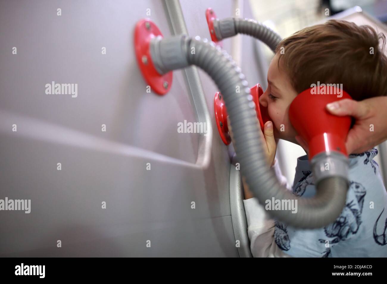 Museum acoustics hi-res stock photography and images - Alamy