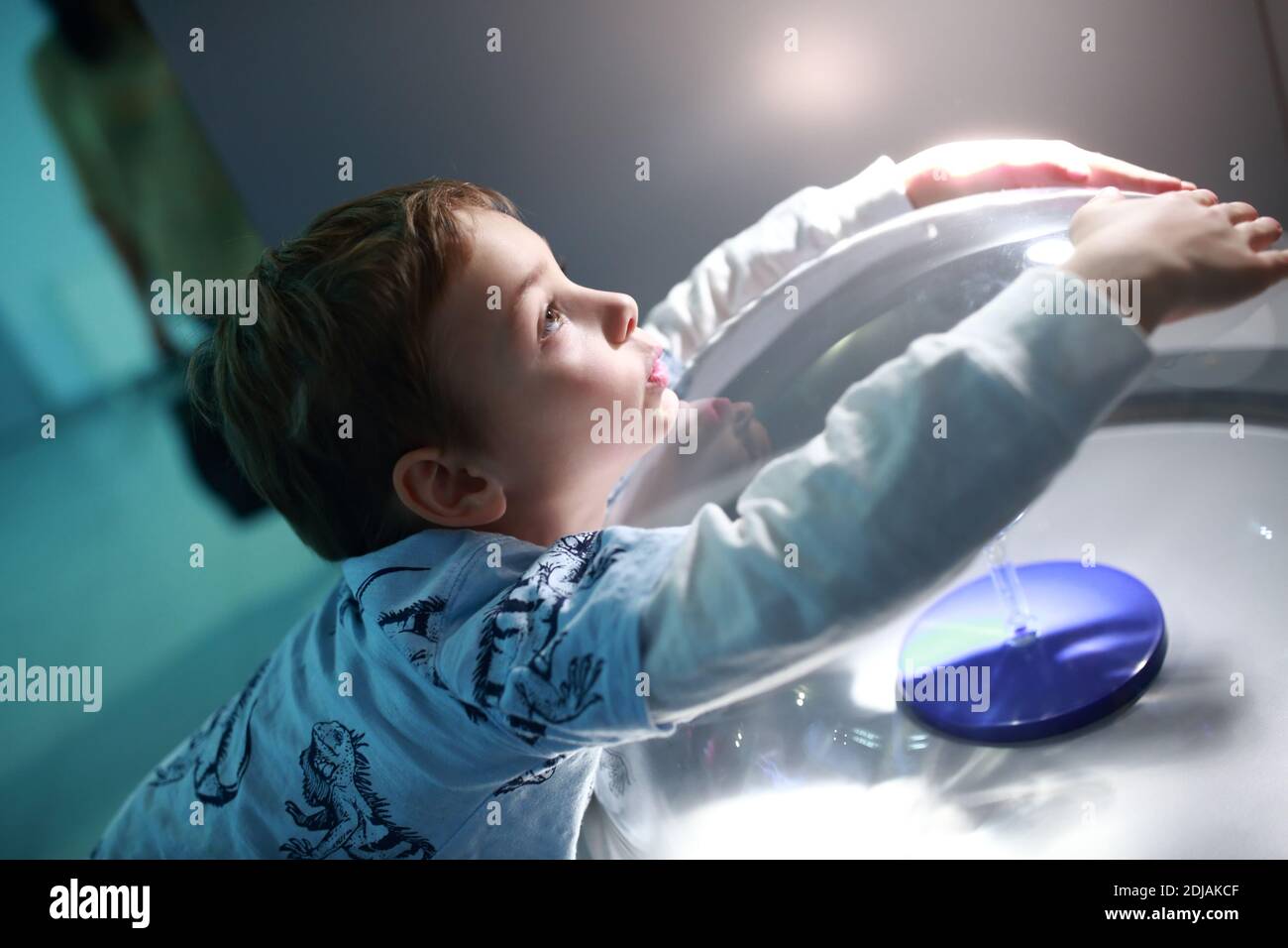 Child equipment physics hi-res stock photography and images - Alamy