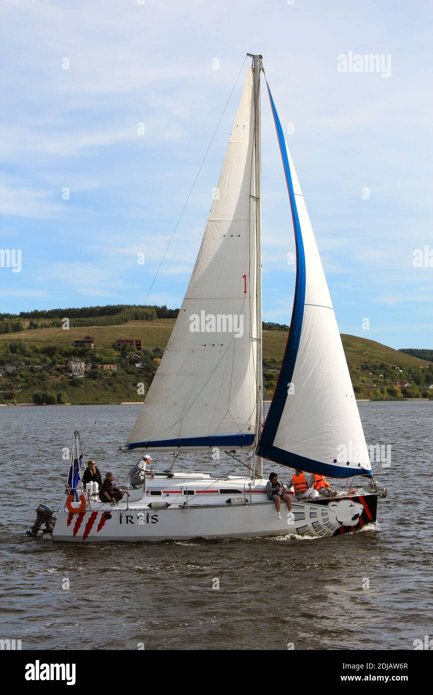 Sailing boats on sunny hi-res stock photography and images - Alamy