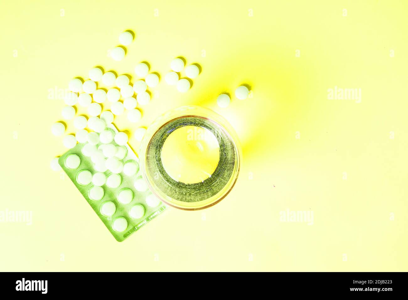 Pile of pills Stock Photo - Alamy